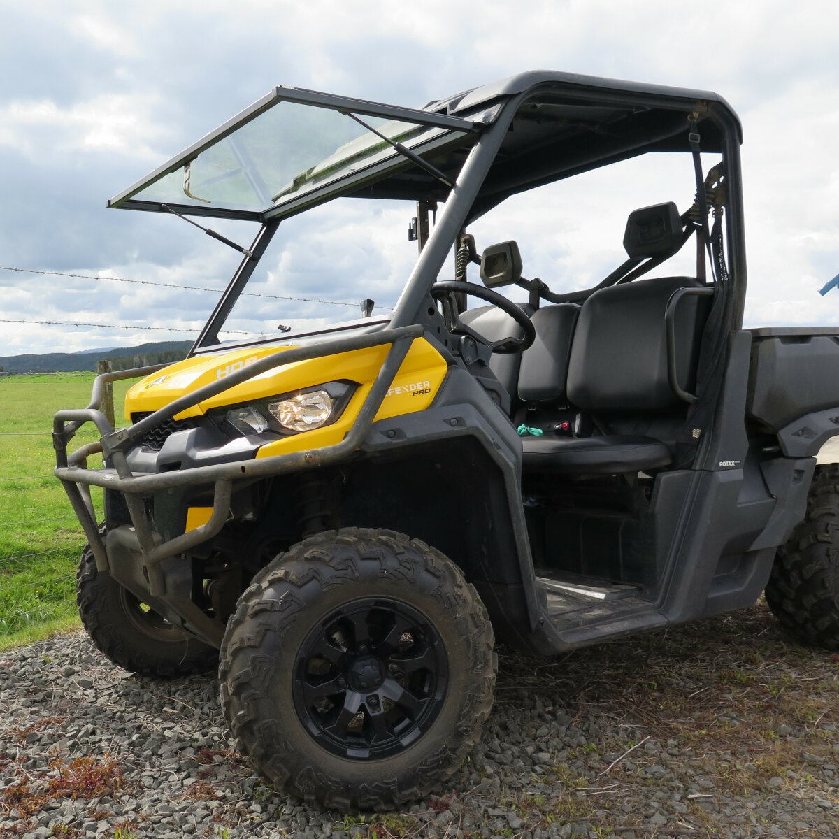 Defender Hinging Windscreen & Wiper Kit | TRAX Equipment